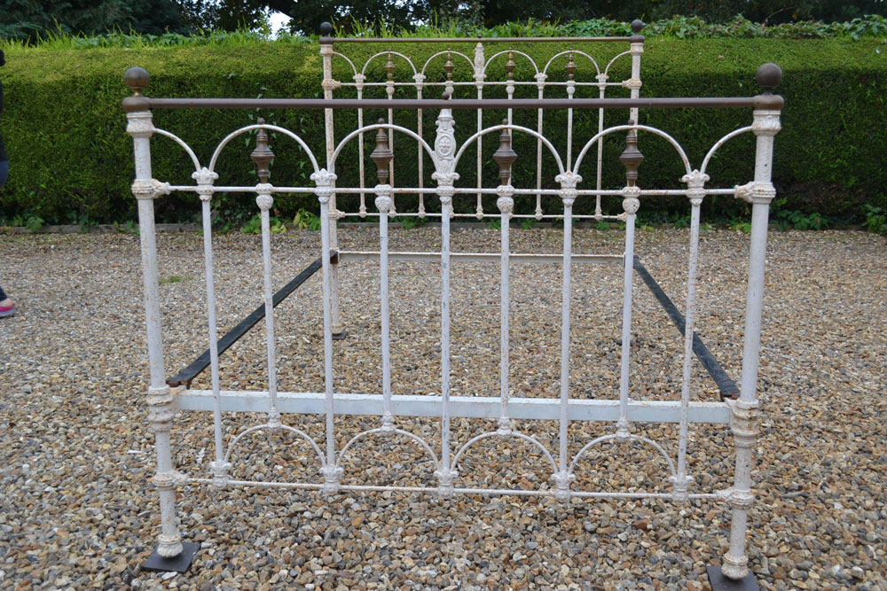 Coast to Country Antique Victorian Brass and Iron Bedsteads - English ...